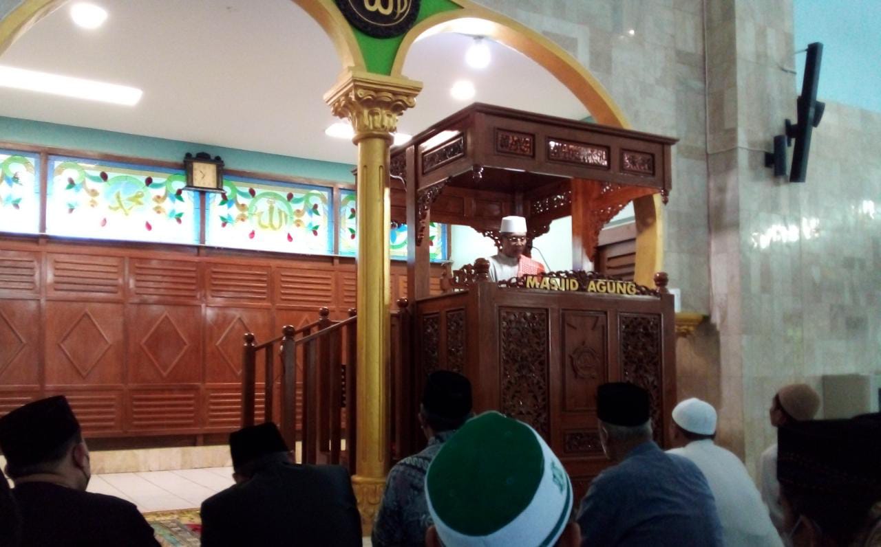 KH Wasiludin: Kisah Nabi Ibrahim Mengandung Iktibar Besar tentang ...